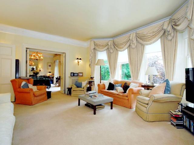 4 bedroom flat to rent