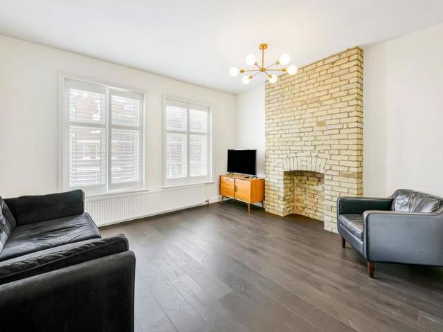4 bedroom flat to rent