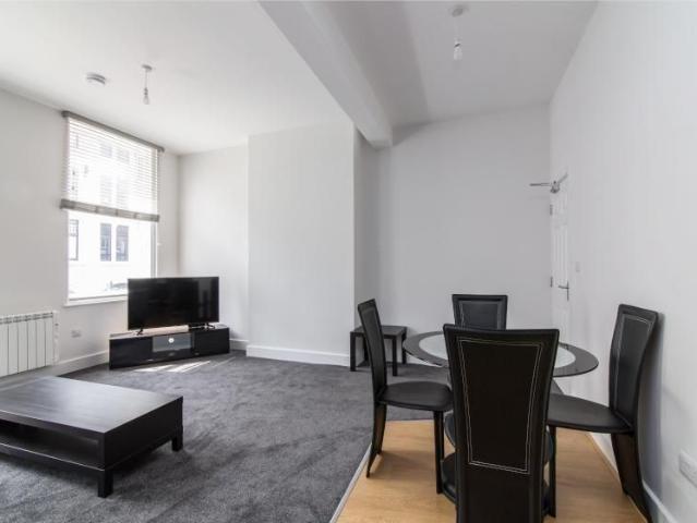 4 bedroom flat to rent