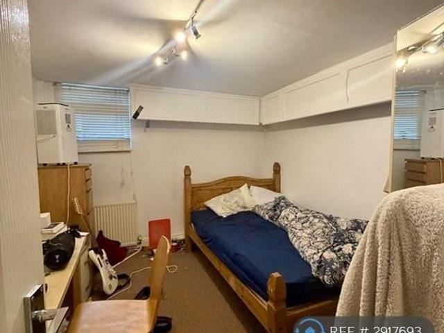 4 bedroom flat to rent