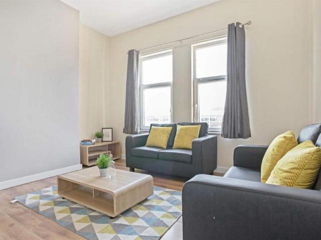 4 bedroom flat to rent