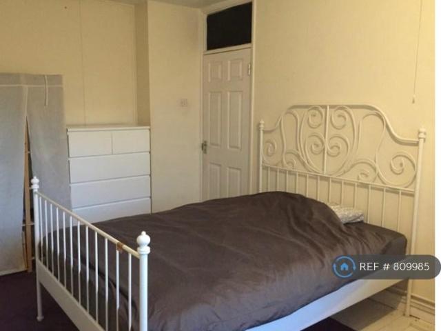 4 bedroom flat to rent