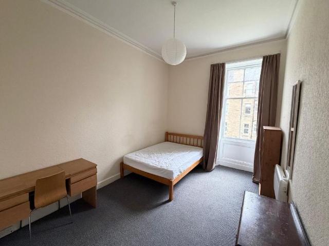 4 bedroom flat to rent