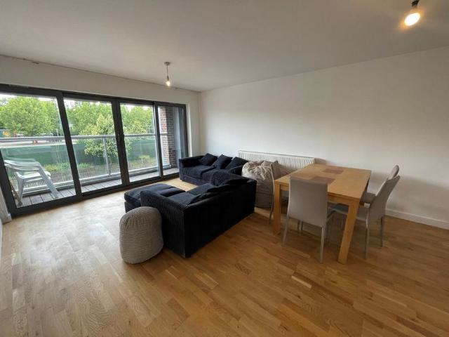 4 bedroom flat to rent