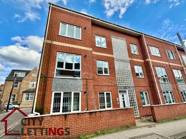4 bedroom flat to rent