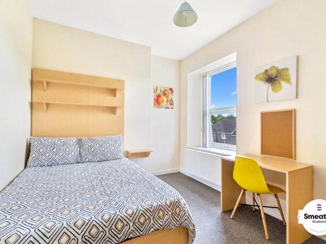 4 bedroom flat to rent