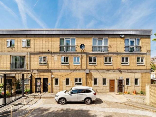 4 bedroom flat to rent