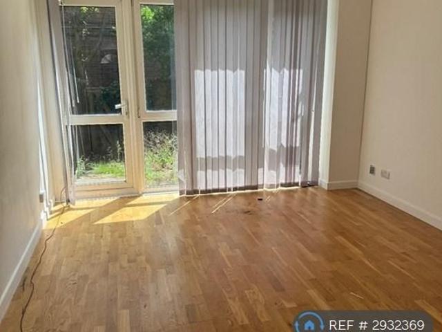 4 bedroom flat to rent