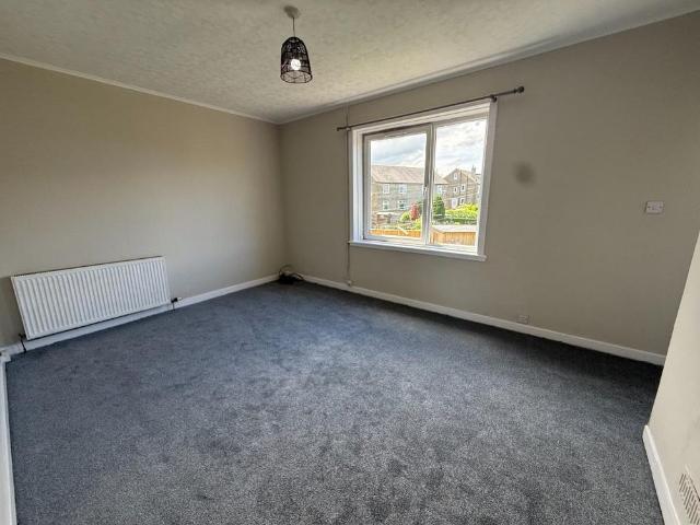 4 bedroom flat to rent