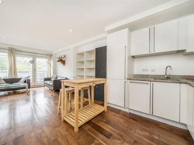 4 bedroom flat to rent