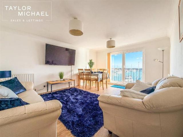 4 bedroom flat to rent