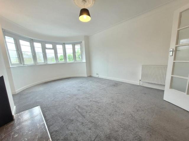 4 bedroom flat to rent