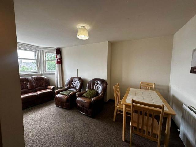 4 bedroom flat to rent