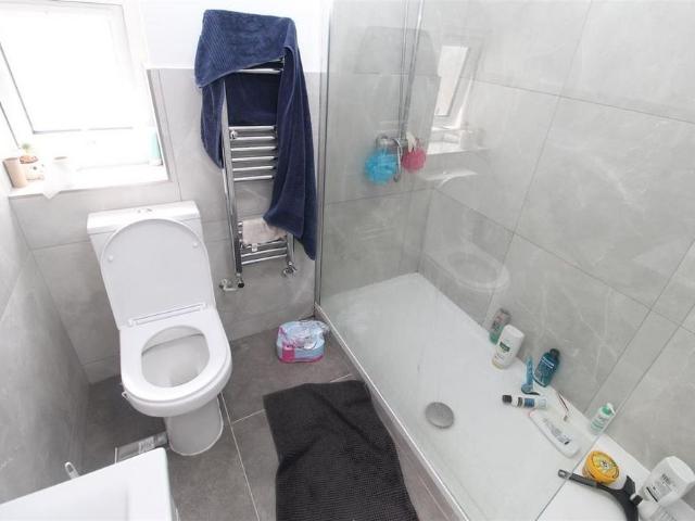 4 bedroom flat to rent