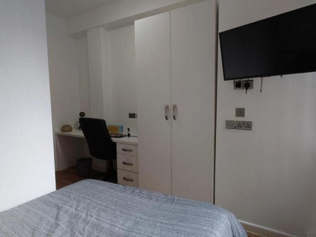 4 bedroom flat to rent