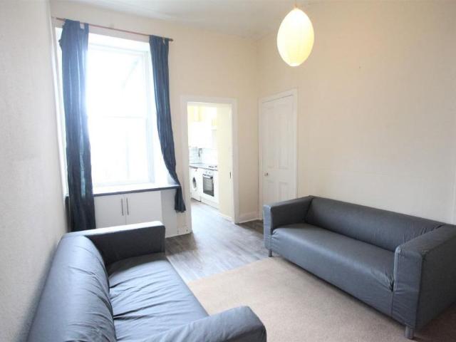 4 bedroom flat to rent