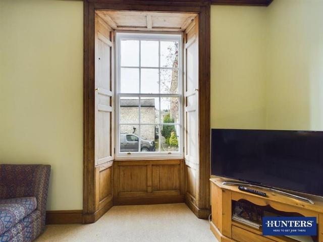 4 bedroom flat to rent