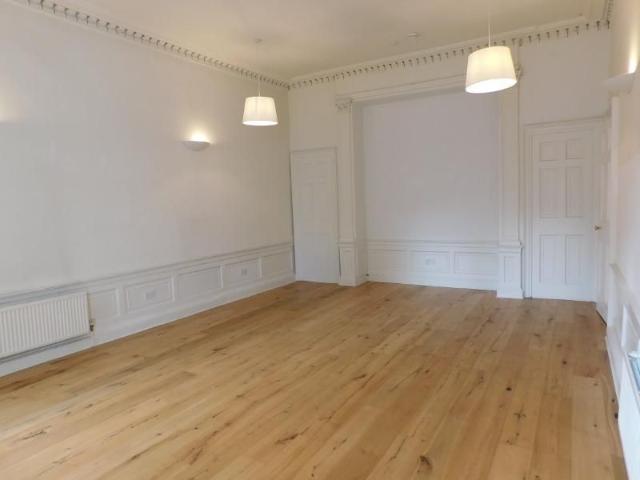4 bedroom flat to rent