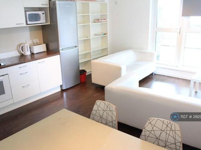 4 bedroom flat to rent