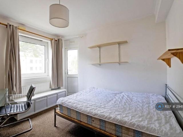 4 bedroom flat to rent