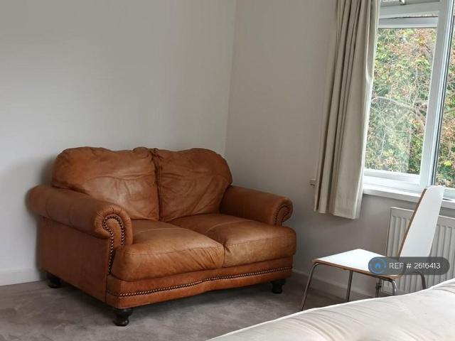 4 bedroom flat to rent