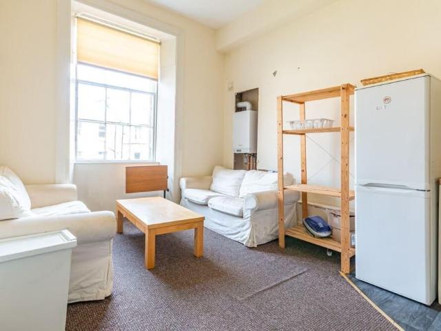 4 bedroom flat to rent
