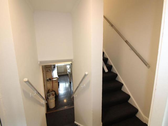 4 bedroom flat to rent