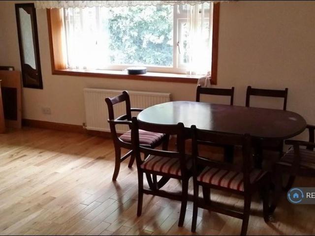 4 bedroom flat to rent
