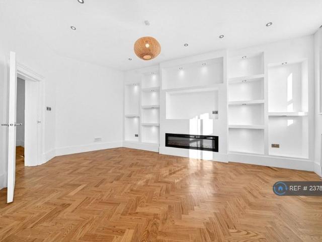 4 bedroom flat to rent