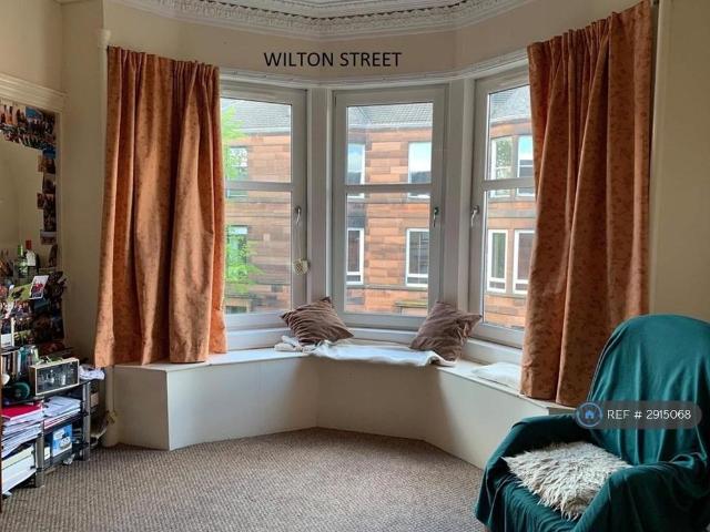 4 bedroom flat to rent