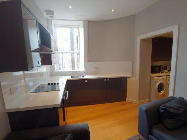 4 bedroom flat to rent