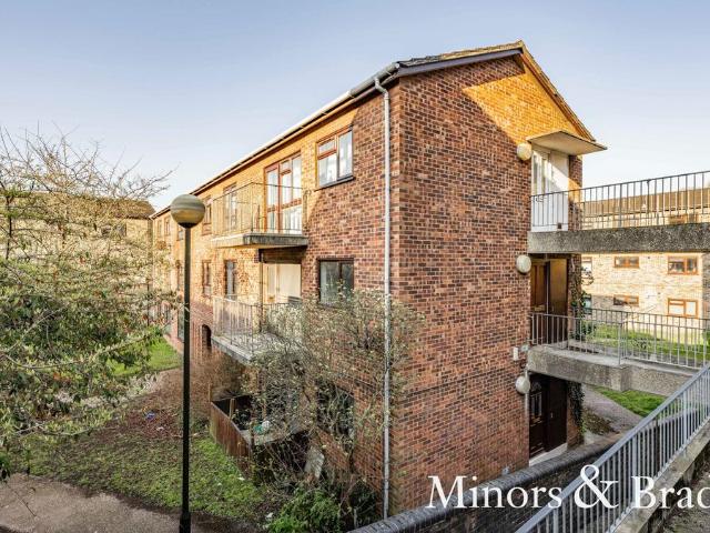 4 bedroom flat to rent
