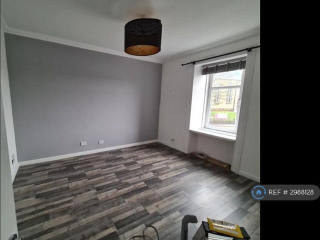 4 bedroom flat to rent