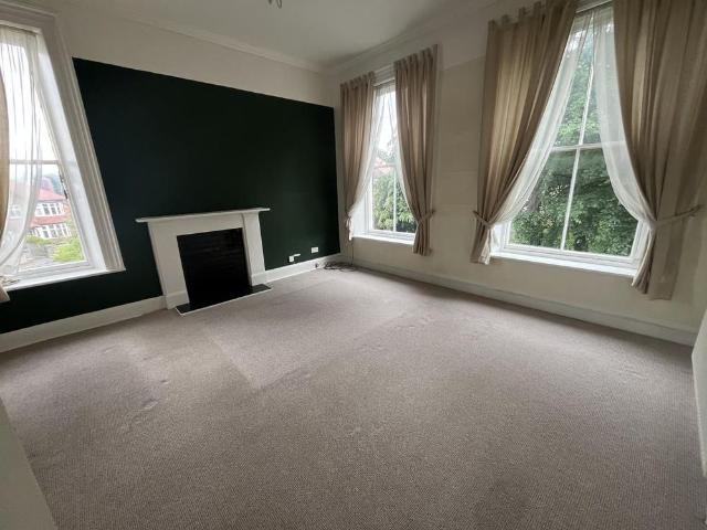 4 bedroom flat to rent