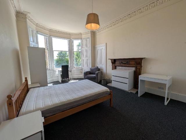 4 bedroom flat to rent