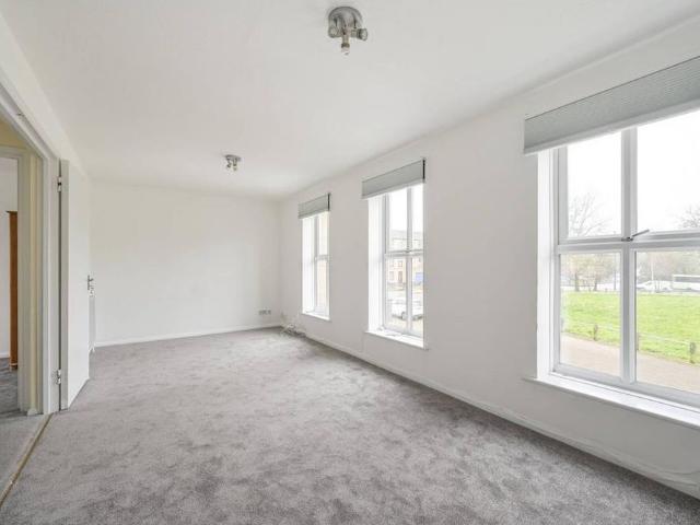 4 bedroom flat to rent
