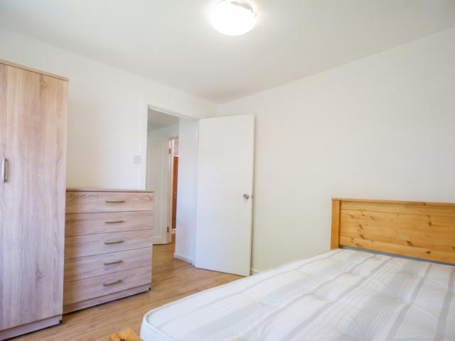 4 bedroom flat to rent