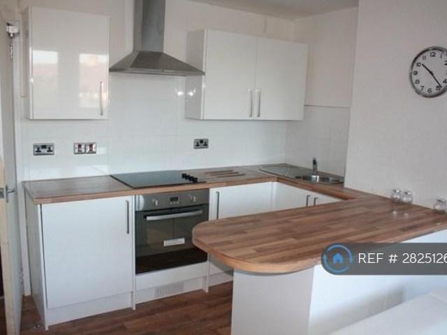 4 bedroom flat to rent