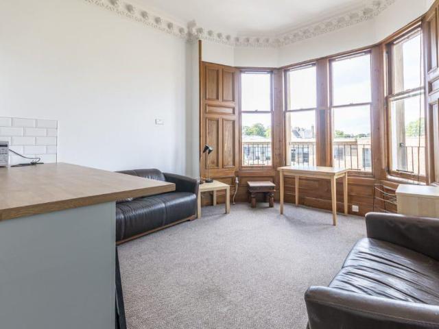4 bedroom flat to rent