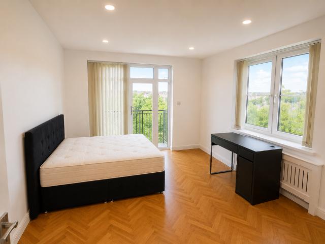 4 bedroom flat to rent
