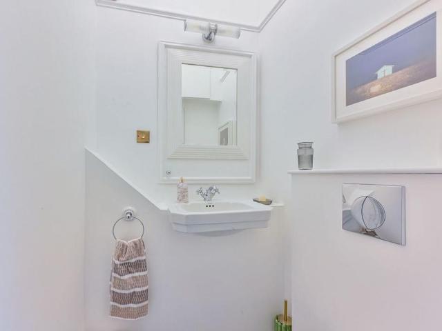 4 bedroom flat to rent