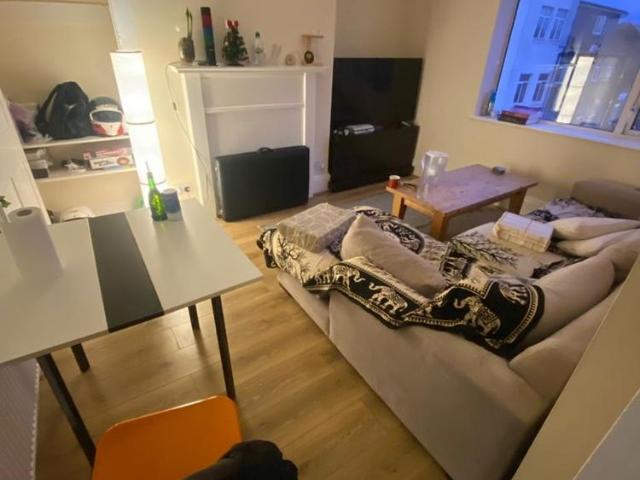 4 bedroom flat to rent