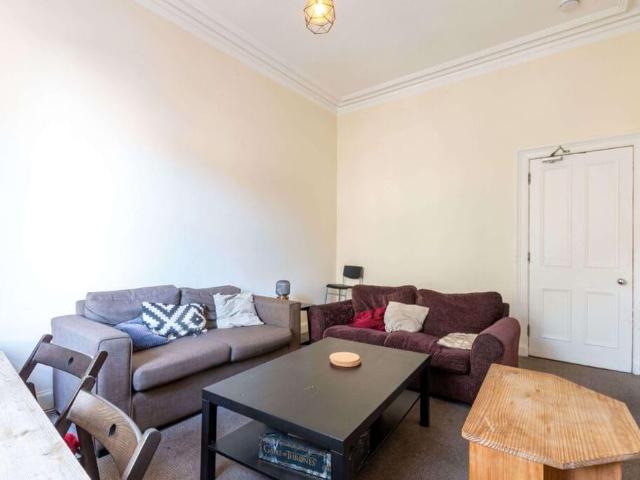 4 bedroom flat to rent