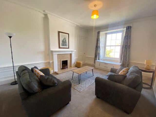4 bedroom flat to rent