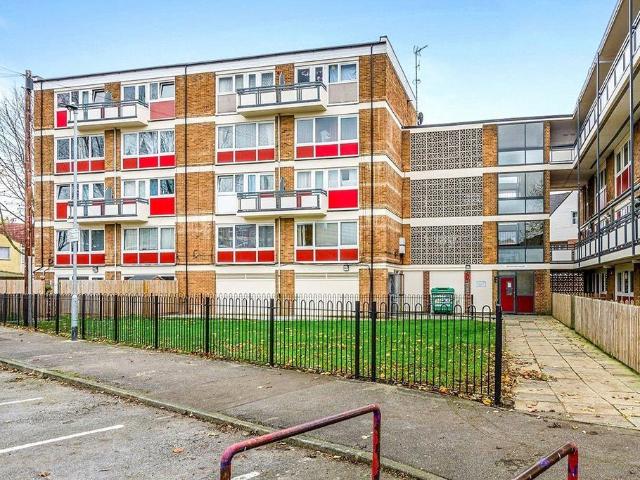4 bedroom flat to rent