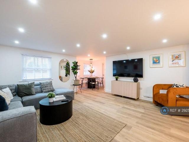 4 bedroom flat to rent