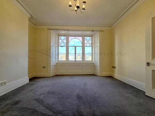 4 bedroom flat to rent