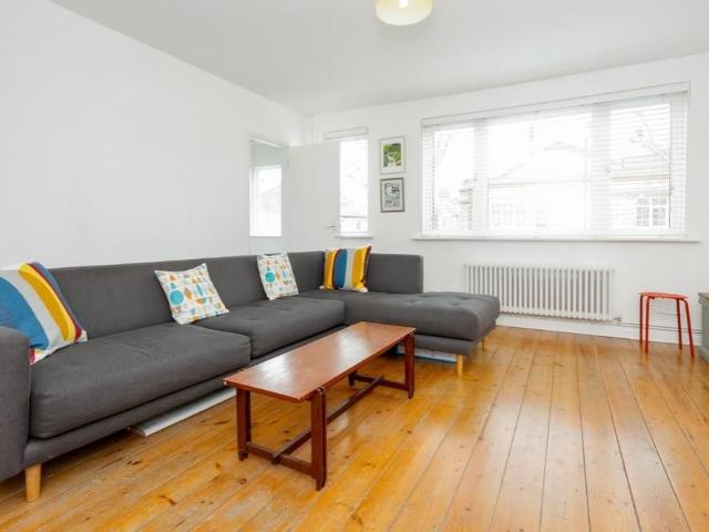 4 bedroom flat to rent
