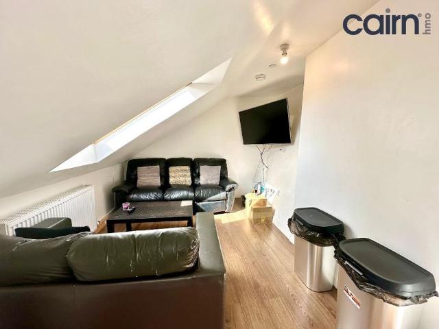 4 bedroom flat to rent