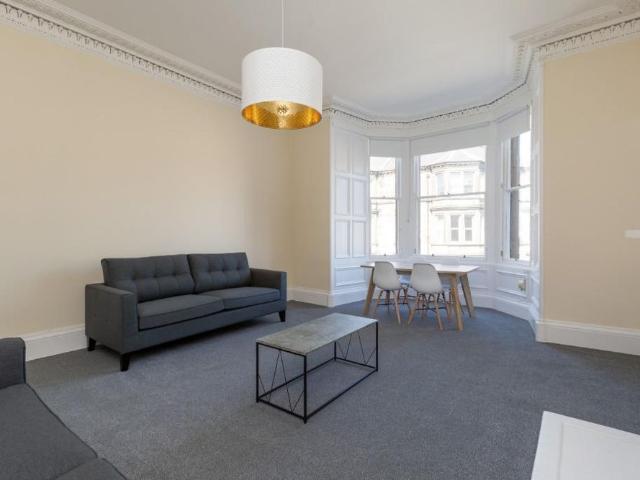 4 bedroom flat to rent